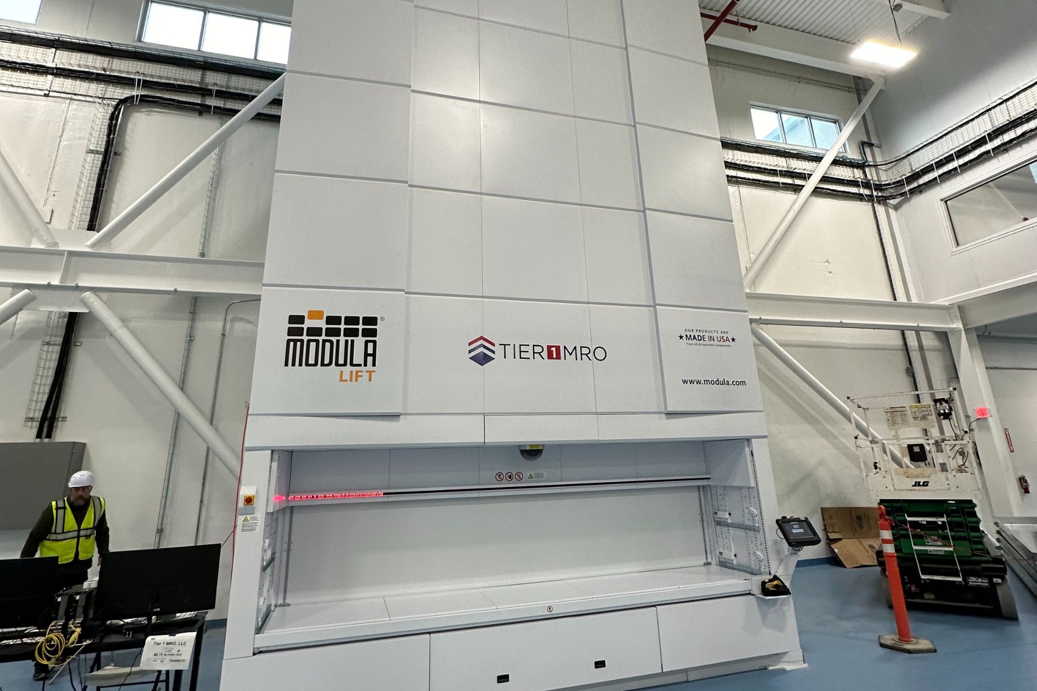 How Vertical Lift Modules Can Maximize Your Warehouse Space